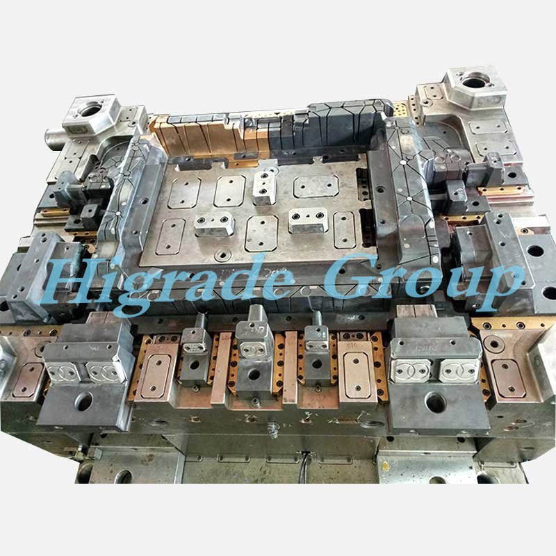 Engine Cover Plastic Mould